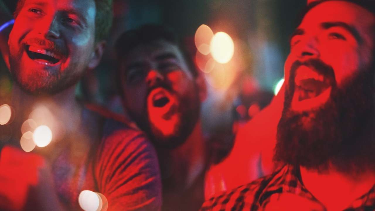 6 Cool Ideas For Hosting A Legendary Guys Night