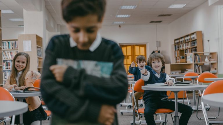 10 Warning Signs Your Child Has School Issues