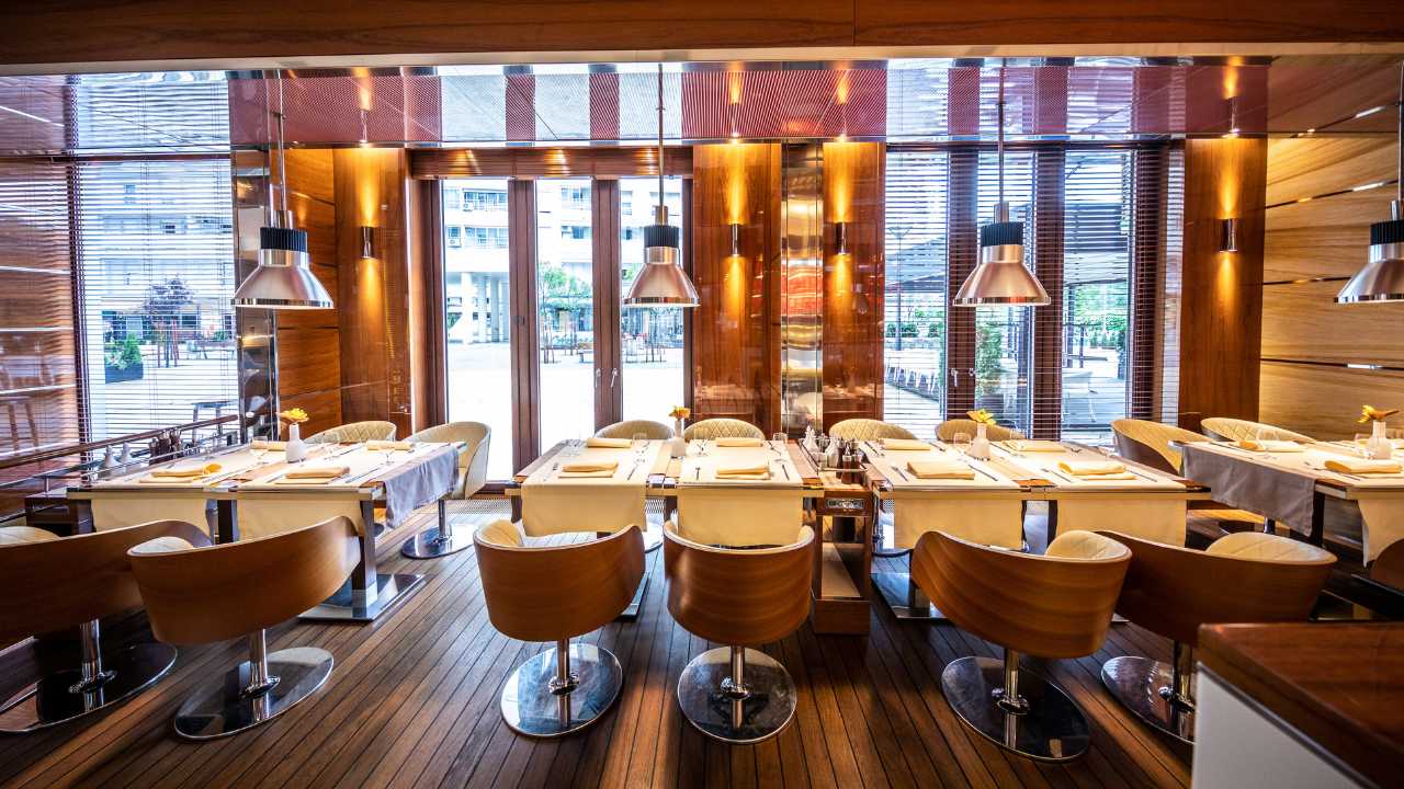 Creating The Perfect Ambiance: Luxury Restaurant Booths For High-End ...