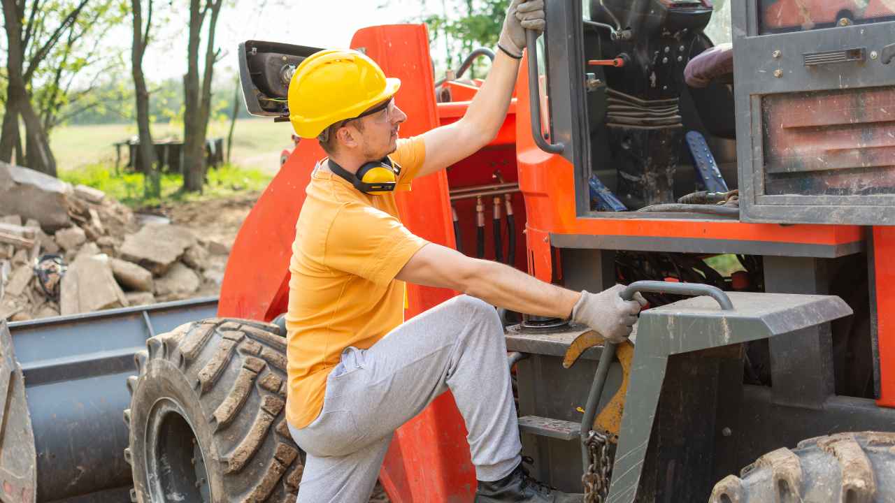 Investing Wisely: Tips for Choosing the Right Heavy Equipment for Your ...